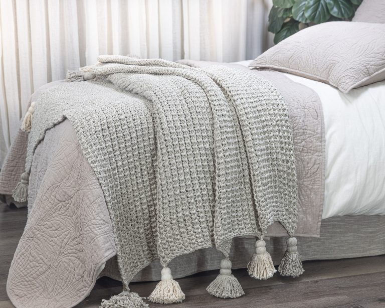 Lawrence Throw - Chunky Knit Comfort | Amity Home
